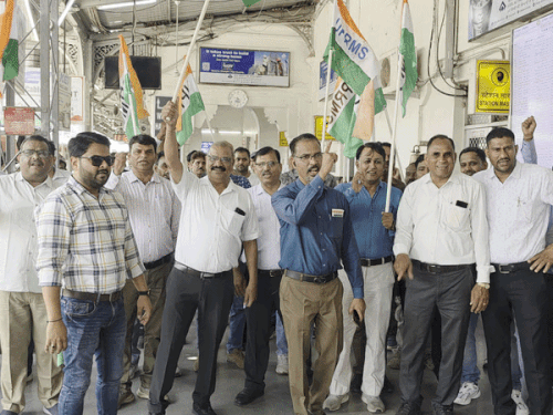 Ajmer Station Parking Fee Hike Protest | Railway Employees Warn Contractor