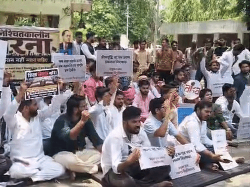 Lucknow University Student Protest Enters 18th Day | Dharna Intensifies