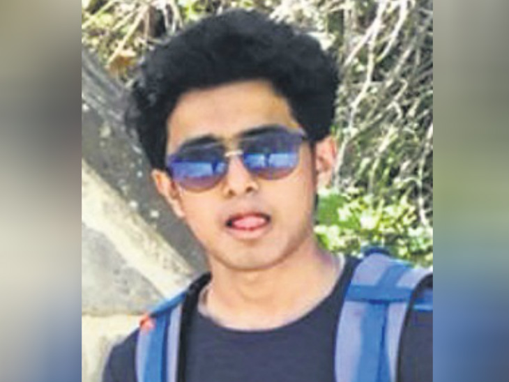 Aryan completes trekking to the north-east coast of Spain | मिठीबाई ...