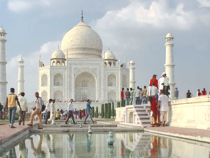 Apart from Makrana marble was also reached from Aamer in construction ...
