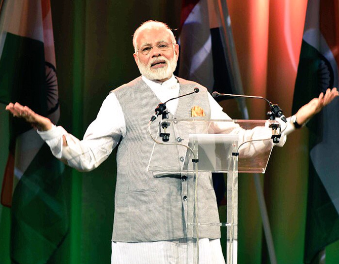 Narendra Modi, Howdy Modi summit! PM Narendra Modi address Indian ...