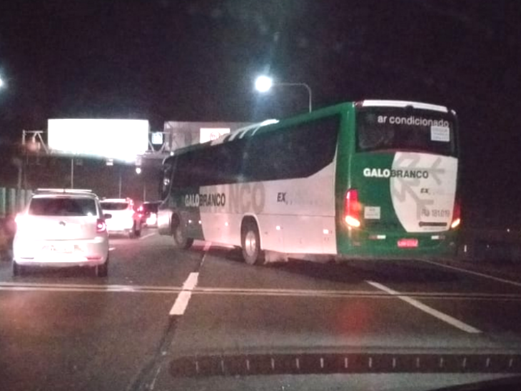 Rio de Janeiro Bus Hijacking: Brazil Bus Hijacking Gunman Shot By ...