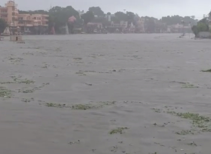 MP Rain News Today, Ujjain Weather Update: Ujjain Ramghat Ghat Temples ...