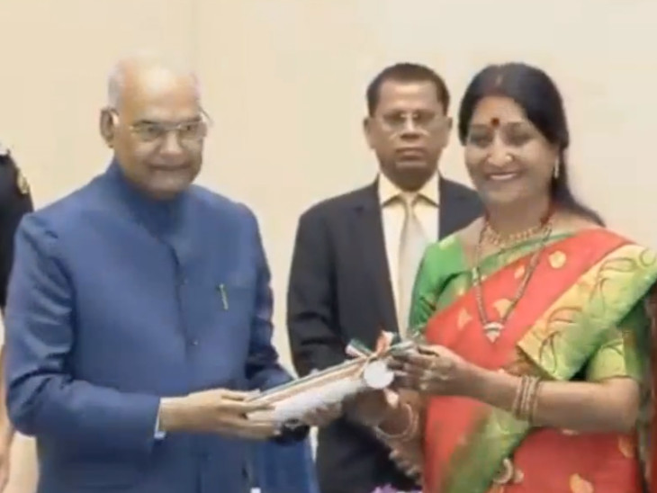 Bhilwara kalpana sharma get award from ramnath kovind | रथयात्रा से ...