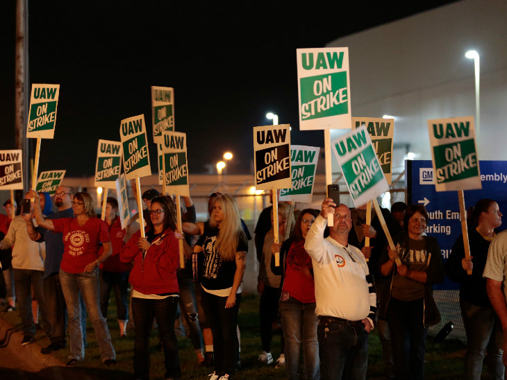General Motors Factory Auto Worker Strike: 49,000 United Auto Workers ...