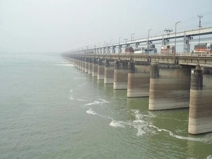 In 2016, Ganga set a record, 104 gates of Farakka were opened | 2016 ...