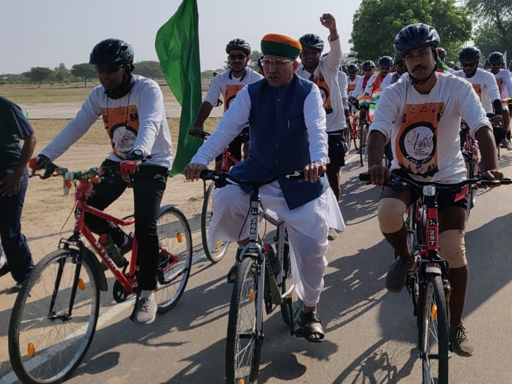 Arjun ram Meghwal cycle rally with 500 soldiers in bikaner | पोरबंदर से ...