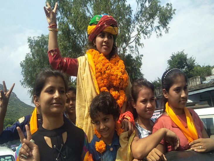 Payal Jangid honored with Changemaker Award returned home at alwar from ...