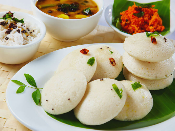 60 Year Old Woman Eats 6 Idlis In A Minute in Karnataka | मैसूर में 60 ...