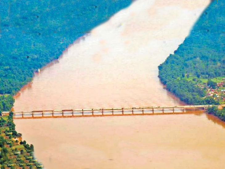 Bridge built on Indravati river in Timer of Naxalgarh | नक्सलगढ़ के ...