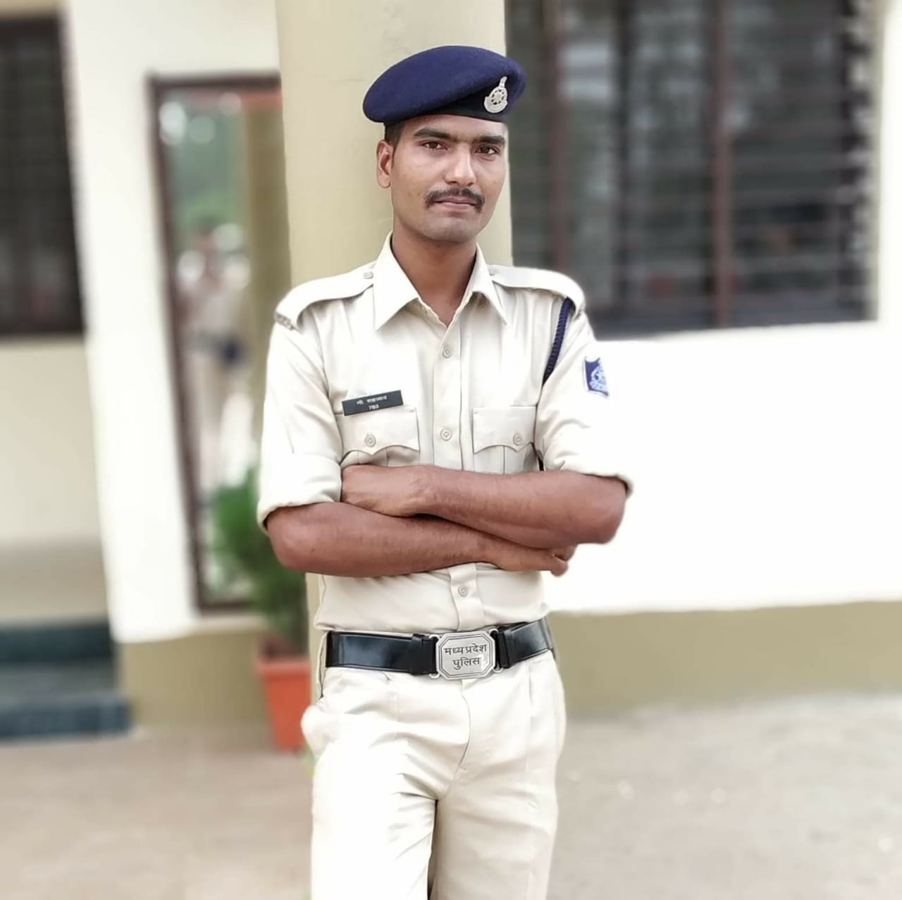 mp police | खुद को गोली मारने वाले सिपाही की कॉल डिटेल निकलवा रही है ...