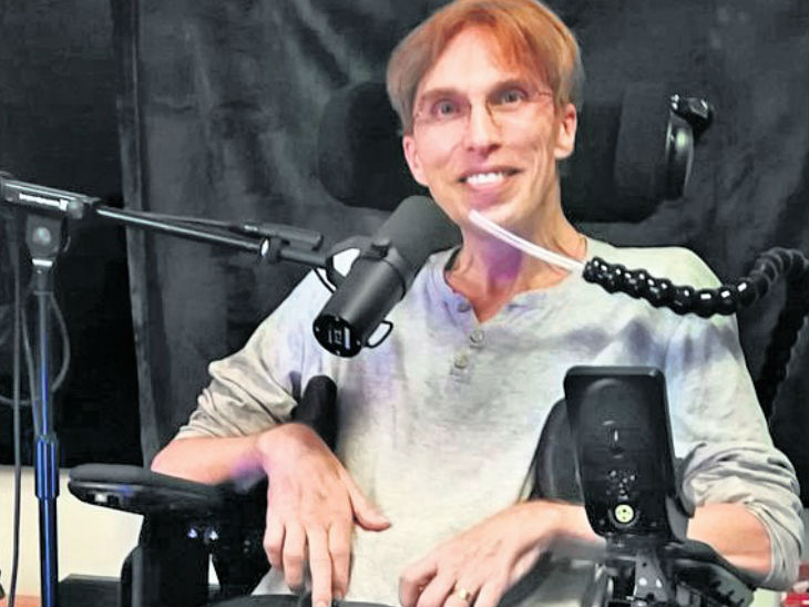 Dr Peter from Britain the world\'s first cyborg | डॉ. पीटर दुनिया के ...