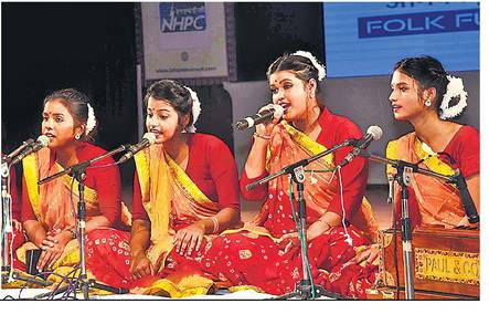 Patna News - artists spread the fragrance of bihar folk songs | कलाकारों ने बिखेरी बिहार लोकगीत ...