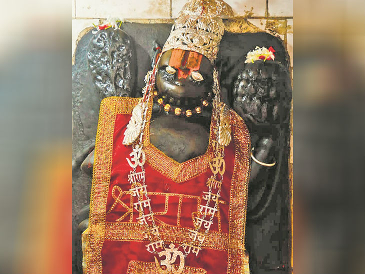 Shivrinarayan has the only black Hanuman temple in the country