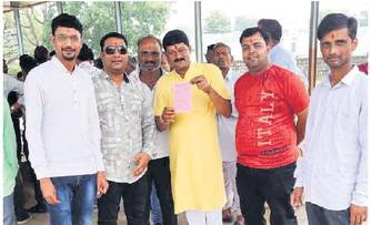 Shamgarh News - mp news trade done in deepawali muhurat in krishi mandi ...