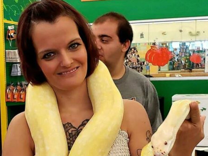 US Woman Found Dead, Python Wrapped Around Neck, At house, Oxford With ...