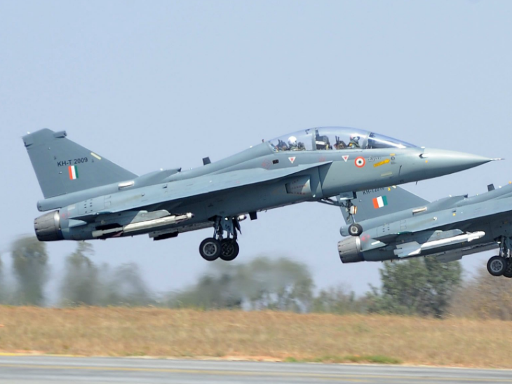 LCA Tejas Navy News Update: DRDO LCA Tejas Complete Nighttime Take off ...