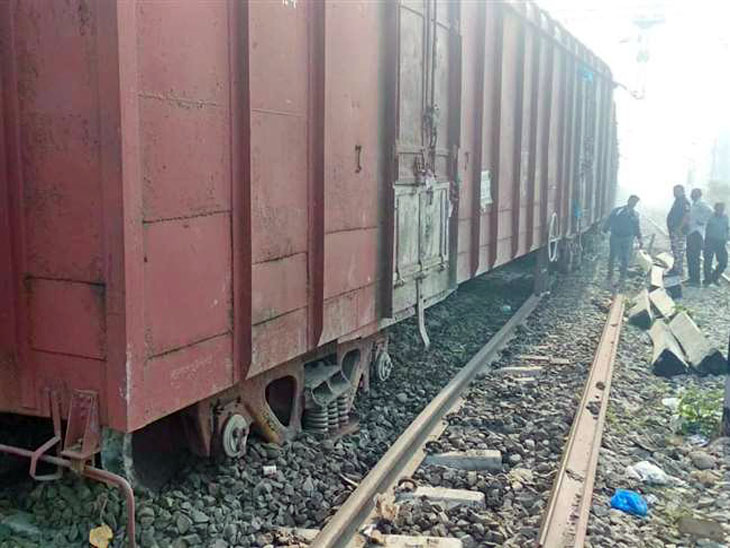 Indian Railways Derailment, four bogie of Freight train derailed in ...