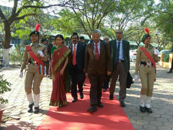 davv NCC-NSS awarded the God of Honor to the team of Neck | नेक टीम को एनसीसी ने गॉड ऑफ ऑनर दिया ...