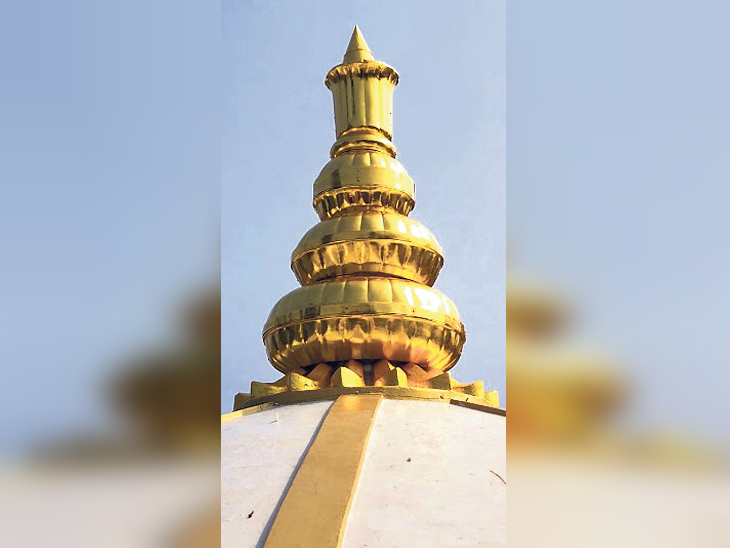 Hindu family of Rajasthan offered 1.25 fort gold peak at Veerpur Dargah ...