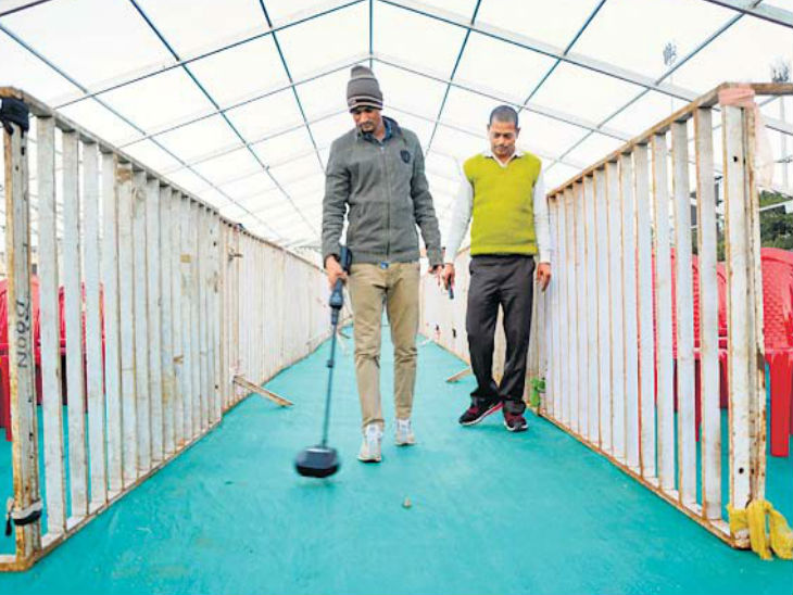 4 passes for swearing, without pass, entry will be available for the ...