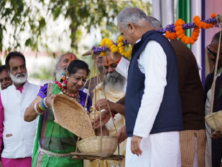 Chher chhera festival: CM Bhupesh Baghel worshiped in Dudhadhari Muth ...