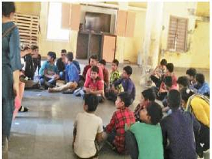 Child labor task force raid: rescued 29 laborers from Bihar | चाइल्ड ...