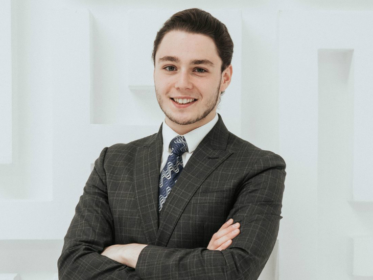 Alexander Fridman Son of Russian Billionaire Is Renting a $500-a-Month ...