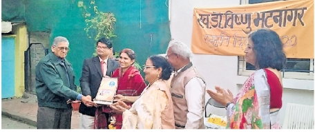 Ashta News - mp news painter alka pathak conferred with dr vishnu ...