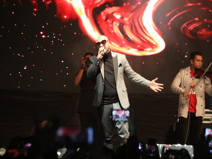 B Prak and Divine performed at Punjabi Music Festival at raipur ...