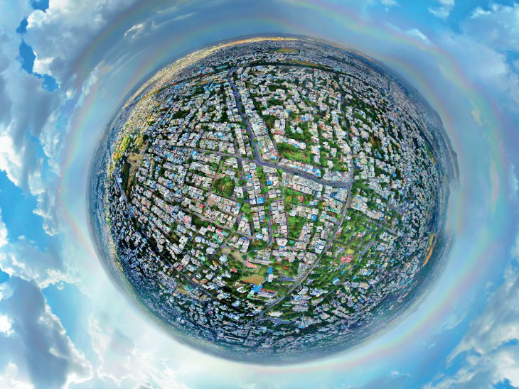 A 360-degree globe photo drone of the city from a thousand feet ...
