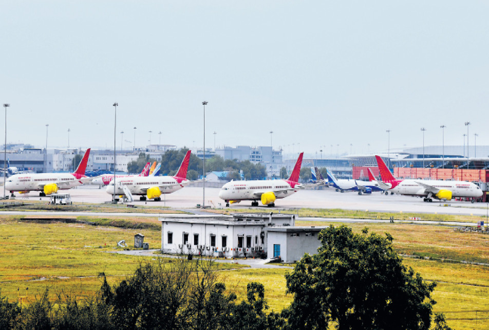 27500 foreigners sent home from Delhi airport in lockdown and 2300 ...