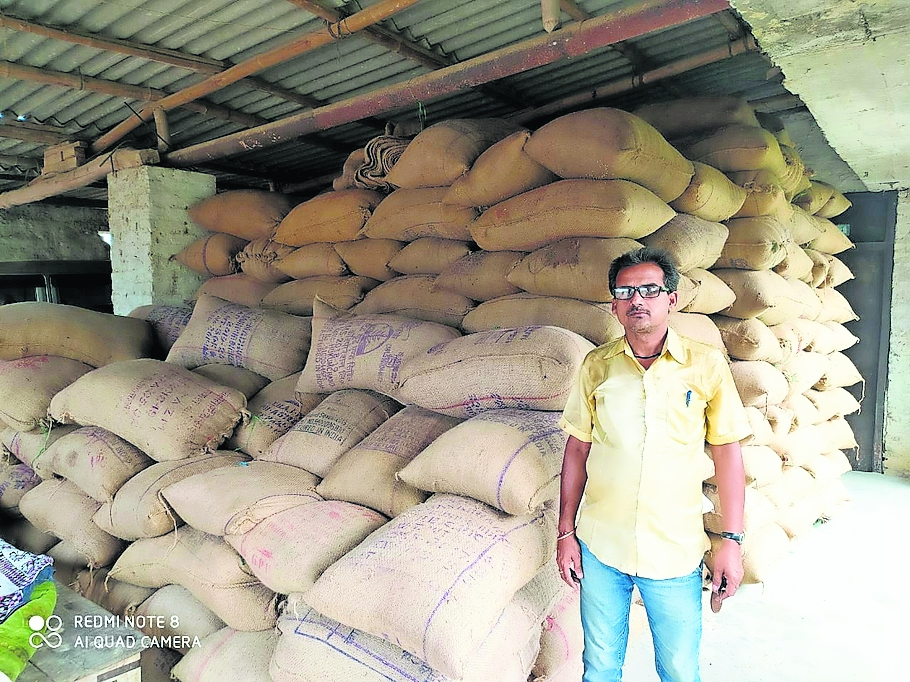 PACS President stranded by purchasing 403 quintal paddy from farmers ...