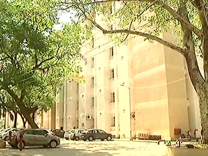 Indore Corona News Updates; 78-year-old Patient Jumps To Death From MTH ...