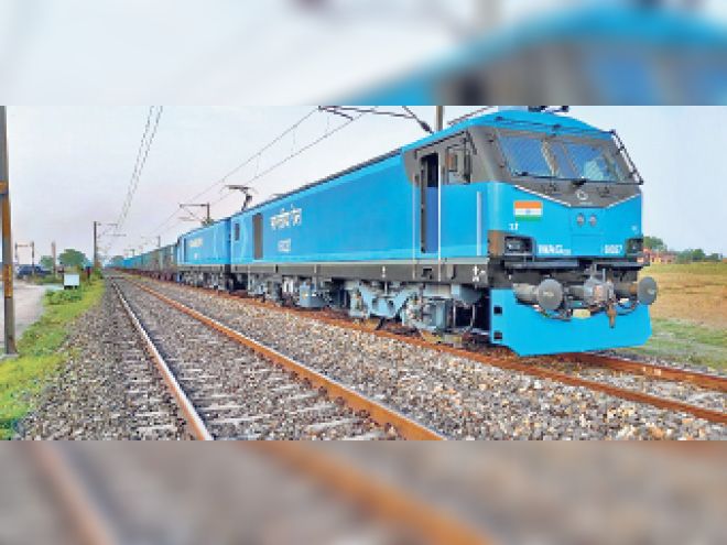 Country's first electric rail engine of 12 thousand HP ready in ...