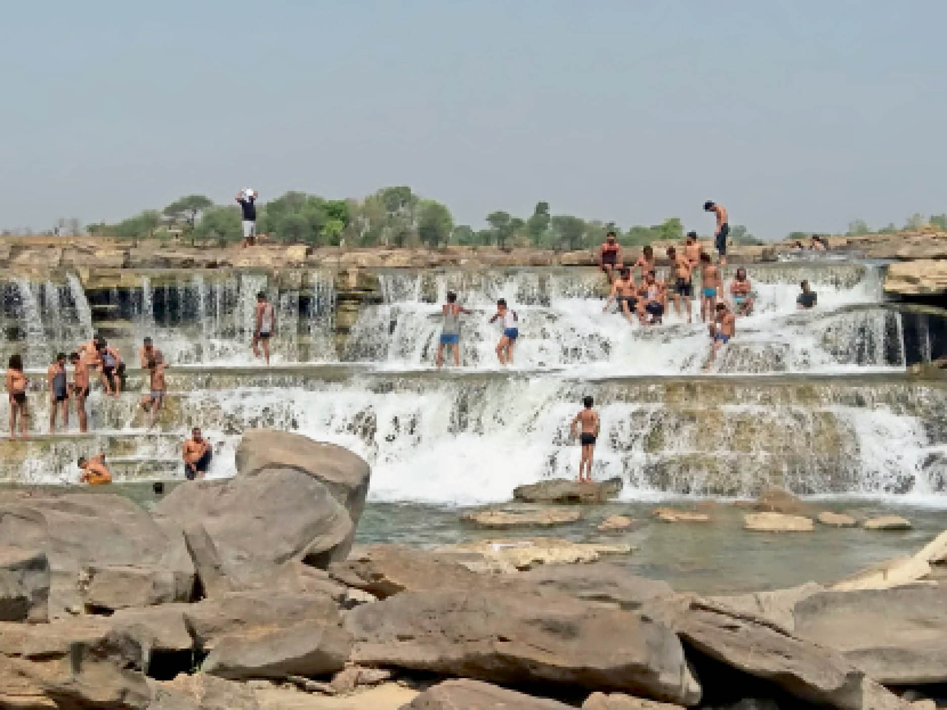Hundreds of people are arriving every day to enjoy Bhadbhada | लापरवाही ...