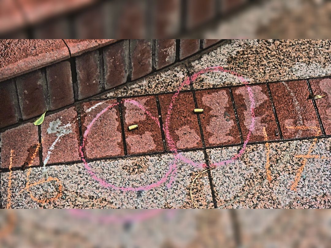 The miscreant absconded by firing 17 bullets at the house of liquor ...