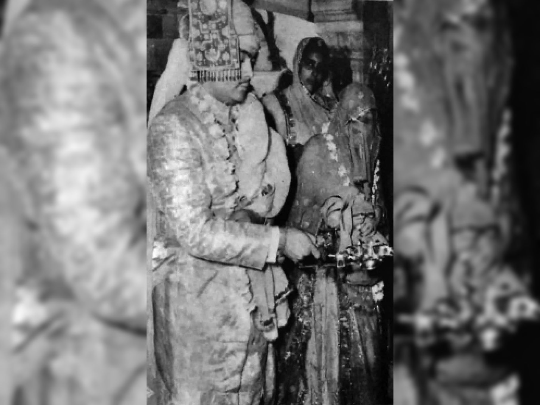 For the first time in the royal family, the daughters raised the queen ...