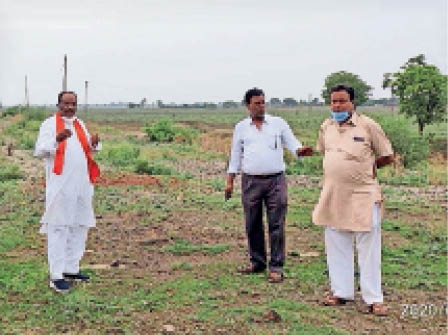Road construction can be done by lifting the railway track high in old ...