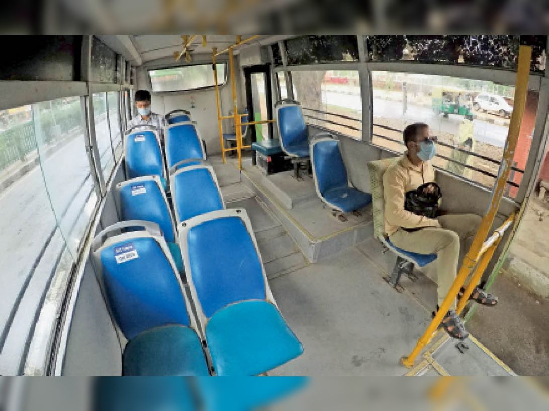 CTU buses running with a ride | इनकम पर ब्रेक: एक सवारी लेकर दौड़ रही ...