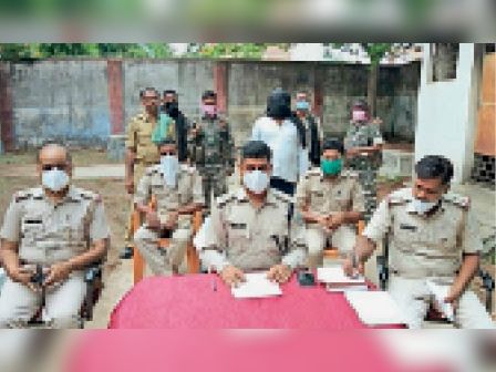 Navnirman Sena leader Ashok Mahato arrested with weapons, was also ...