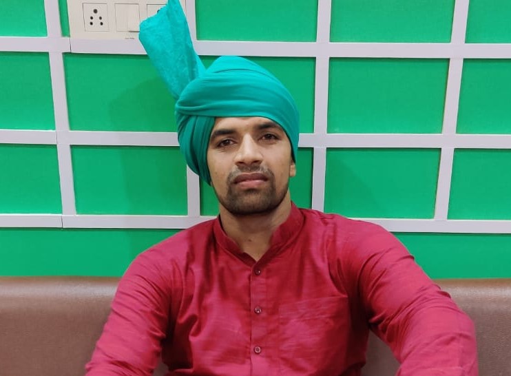 Naveen, who became a singer and actor from an international handball ...