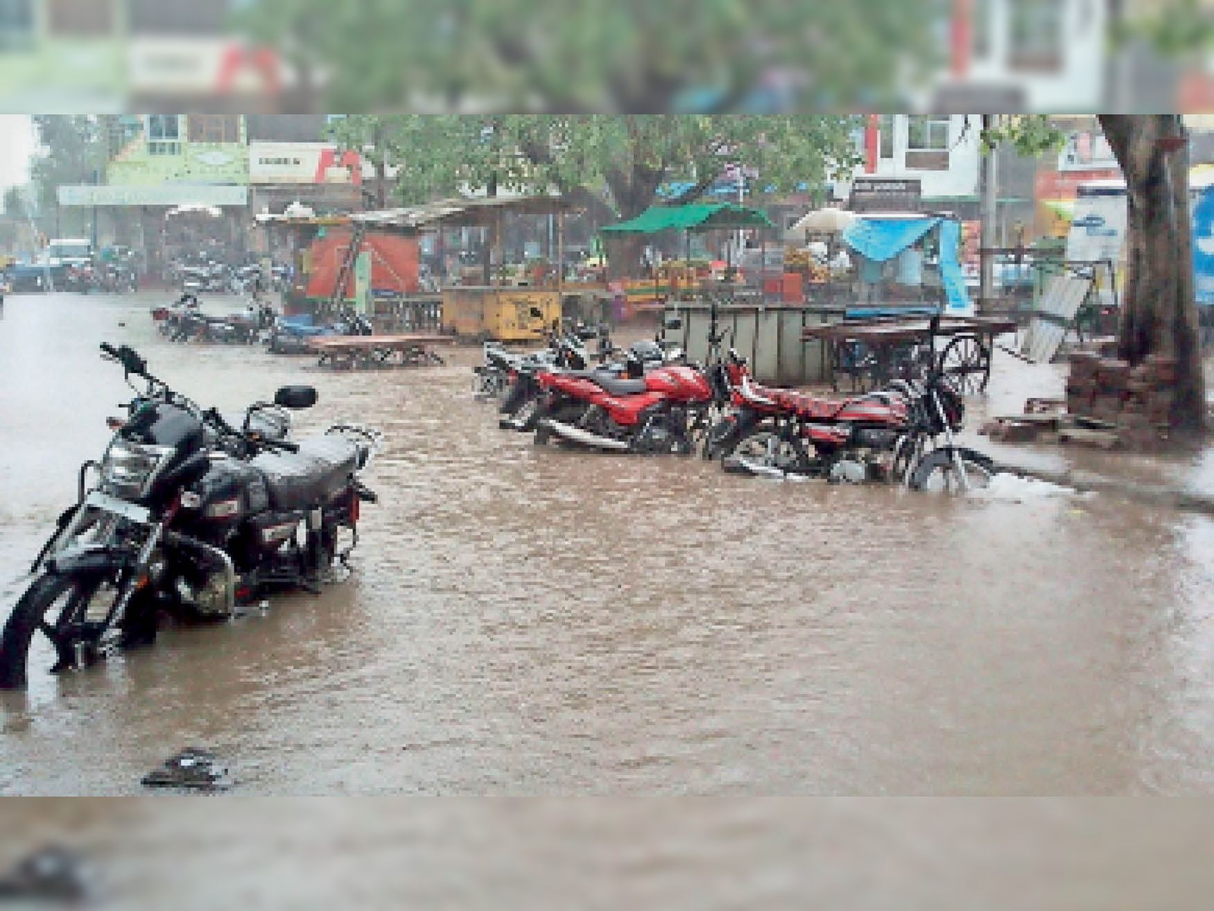 Water for up to 2 feet in Shamgarh bus stand area for half to one hour ...