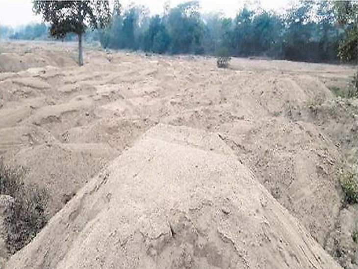 Sand ghat closed, rate play started, more than double the price in 15 ...