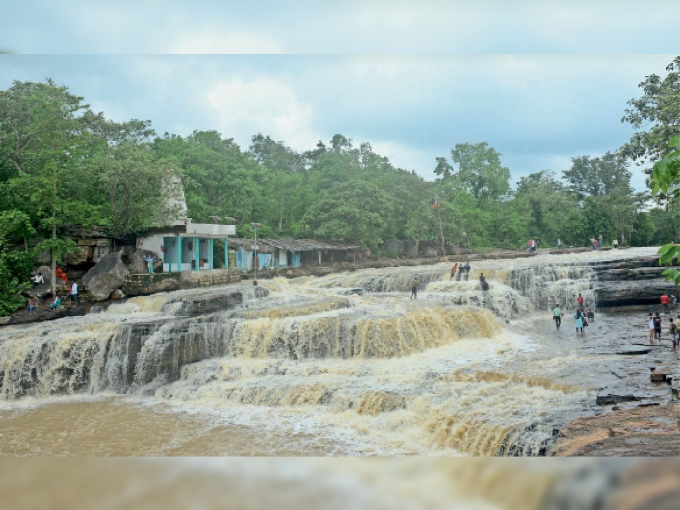 Milky water spills into Narhara when the spring falls | मानसून: सावन ...