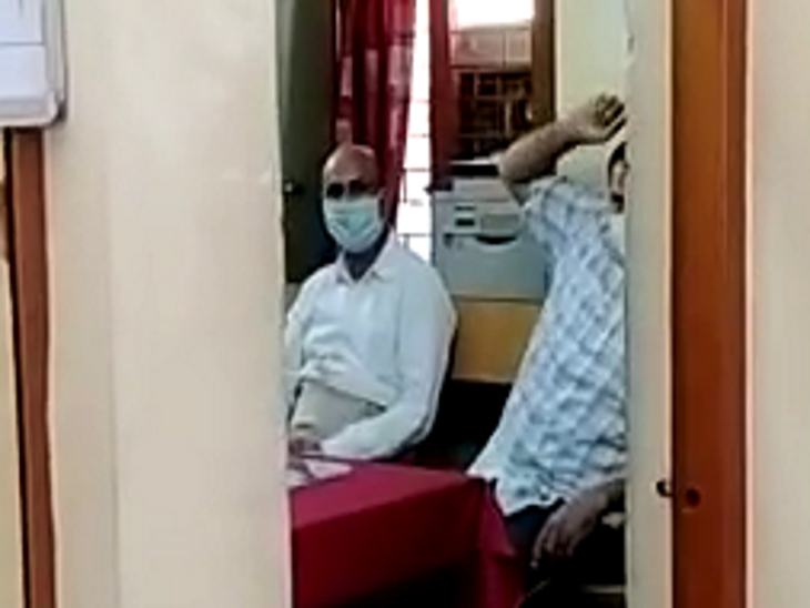 Vikas Dubey Ujjain News Updates Uttar Pradesh Gangster Lawyers From