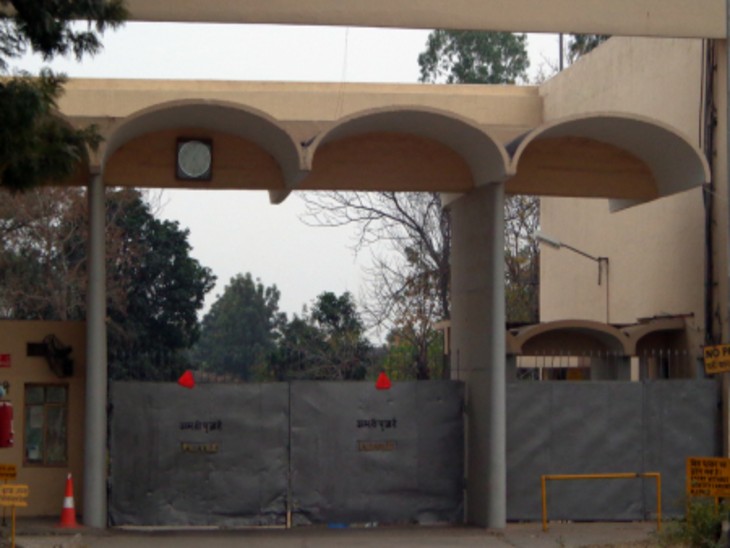 Demand to open industry in HMT tractor plant closed since 4 years ...