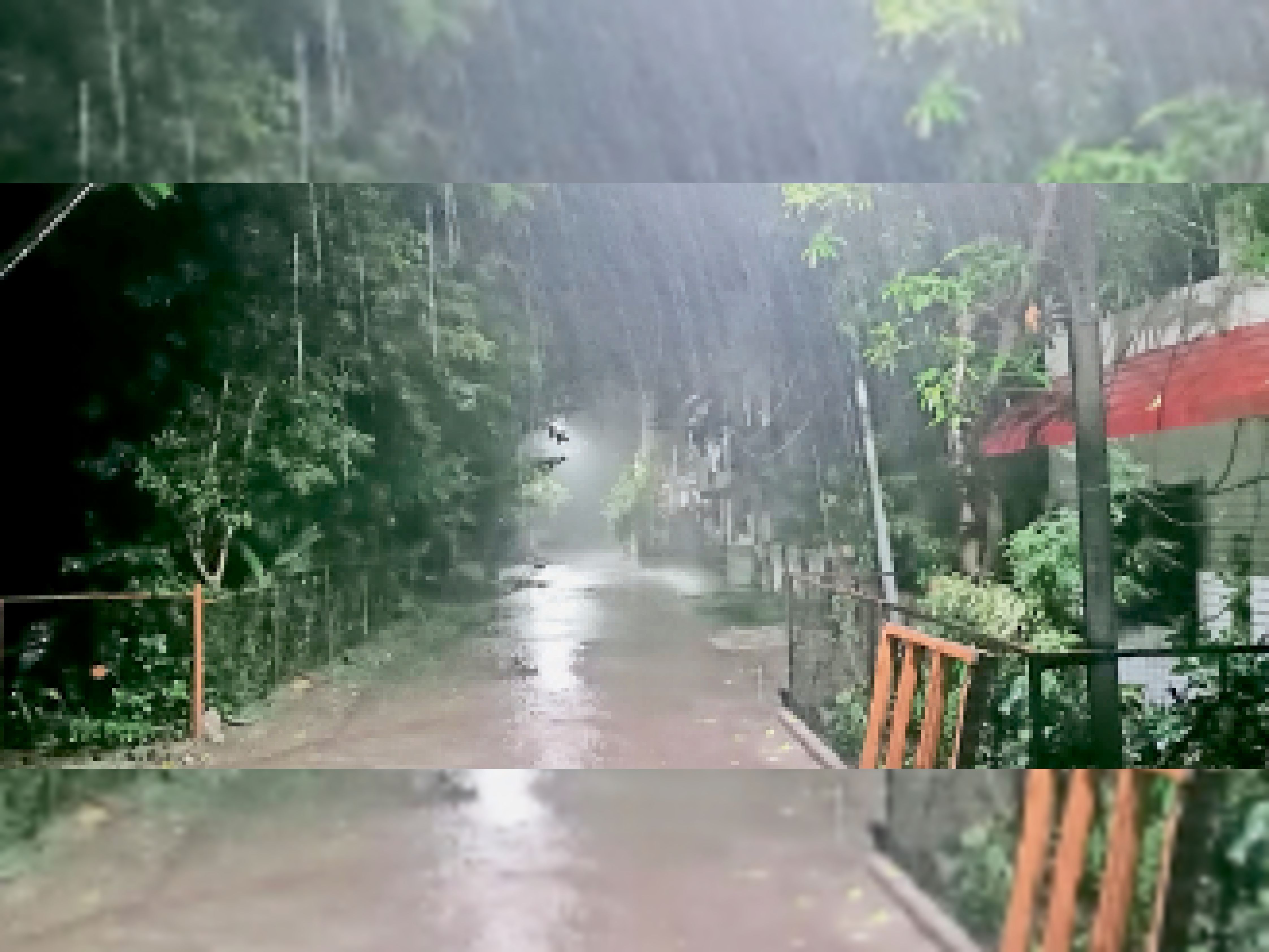 Day temperatures at 34 degrees, rain at 12 o'clock at night | पसीजा ...