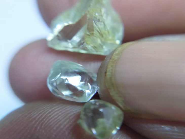 Hira in Panna; Madhya Pradesh Worker Find 7.54 Carat Gem Quality Stone ...