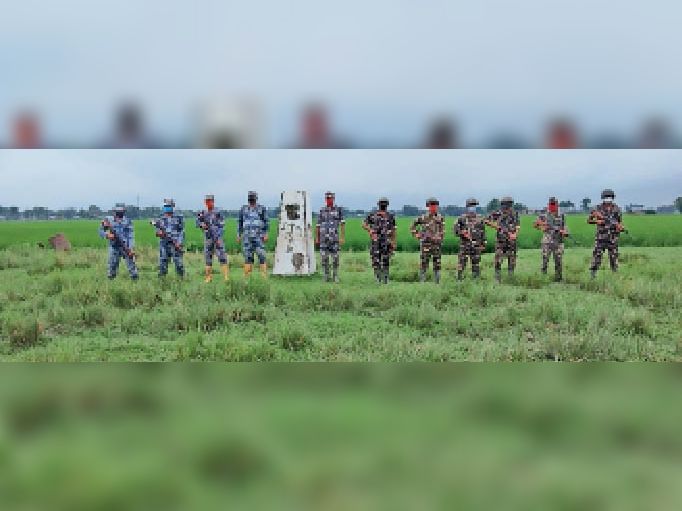 Ssb And Nepali Jawans Joint Patrol सतर्कता एसएसबी और नेपाली जवानों